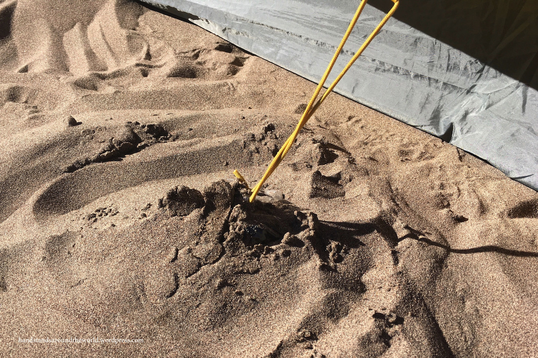How To: pitch your tent in the sand – Handstands Around the World