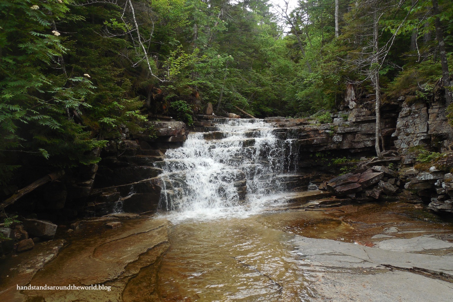 Exploring the White Mountains – Handstands Around the World